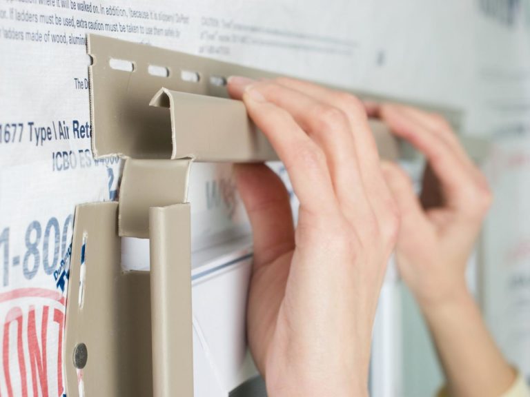 How to Install Vinyl Siding in 21 Steps - Siding Authority